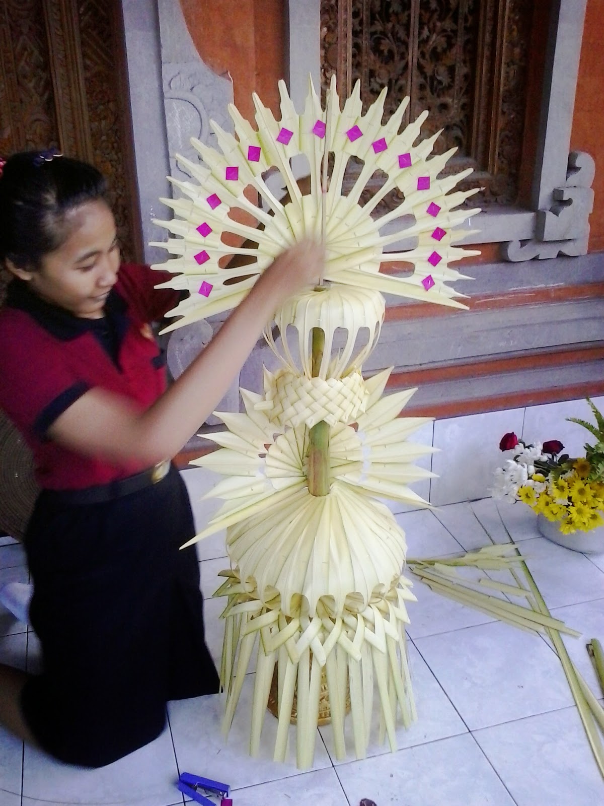 Dunia Perhotelan: Cara Merangkai Gebogan Bunga